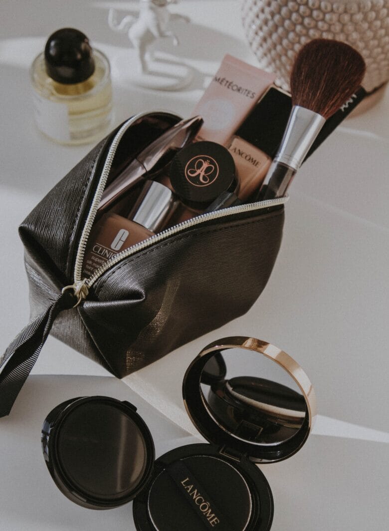 My Minimalist Makeup Collection & 5 Minute Simple Yet Polished Makeup ...