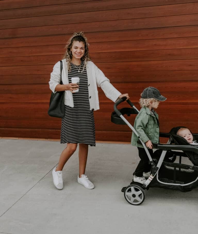4 Stylish Mom Outfits That You Can Wear at Home and Out - MY CHIC OBSESSION