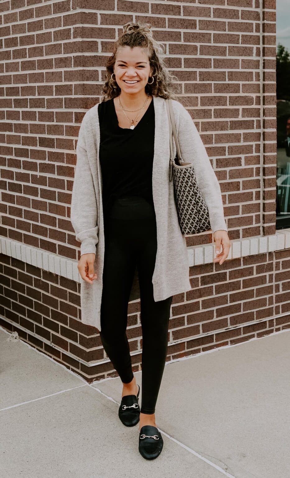4 Stylish Mom Outfits That You Can Wear at Home and Out - MY CHIC OBSESSION