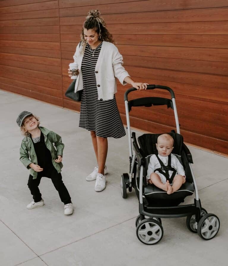 4 Stylish Mom Outfits That You Can Wear at Home and Out - MY CHIC OBSESSION