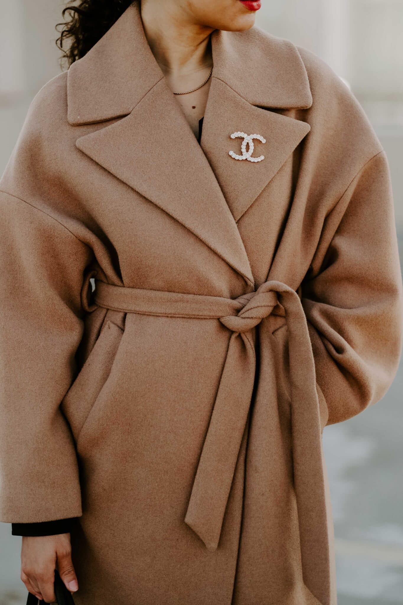 7 Chic Ways to Wear a Brooch (That Aren't Old-Fashioned) - MY CHIC ...
