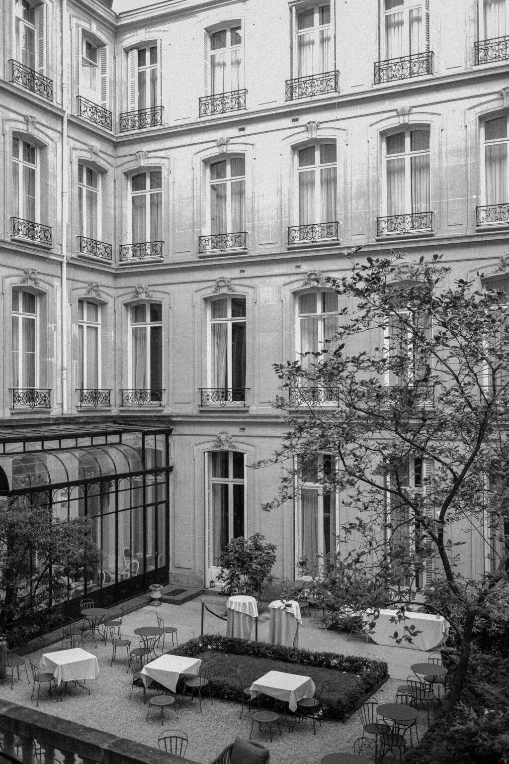 How to Create a Parisian Courtyard (Using Ideas Straight From Paris ...