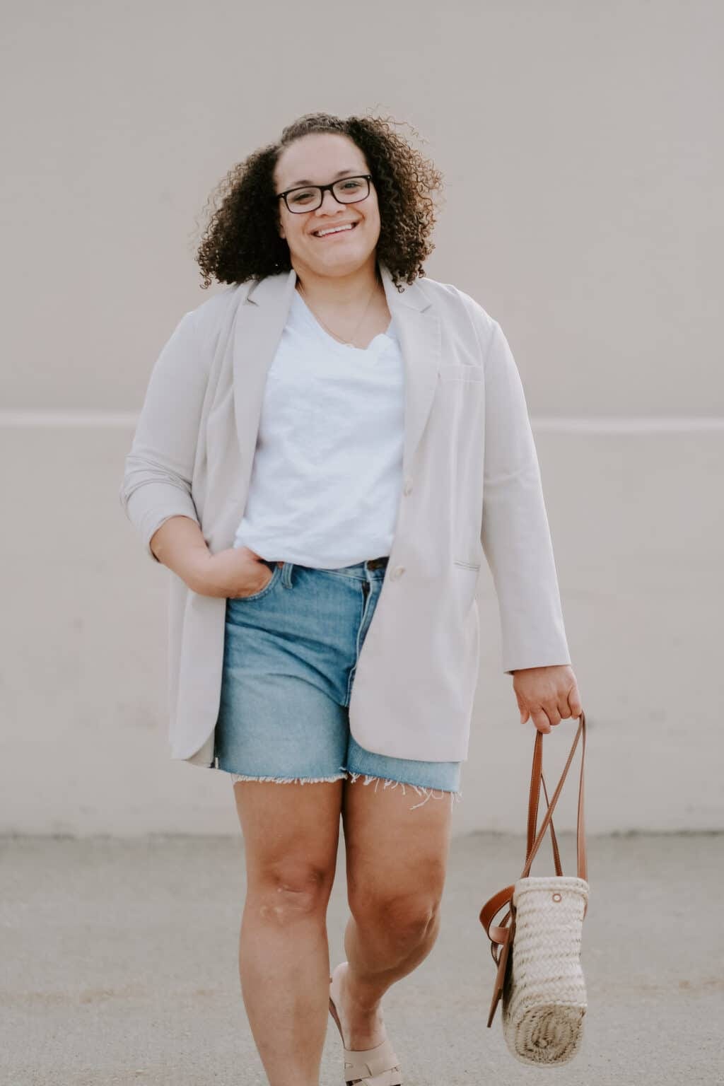 4 Go-To Classic Summer Outfit Formulas Modeled On Two Different Body ...