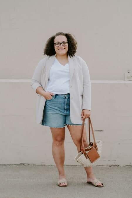 4 Go-To Classic Summer Outfit Formulas Modeled On Two Different Body ...