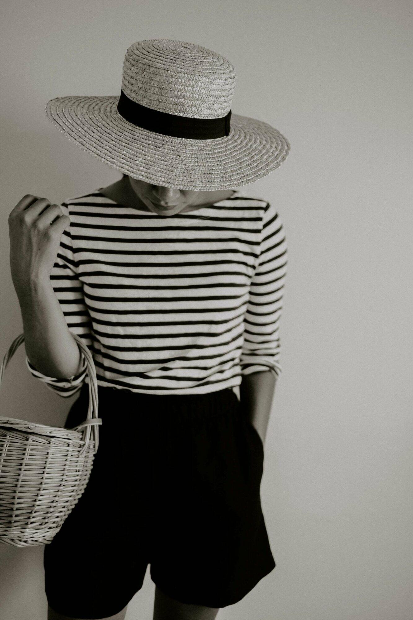 How To Look Chic in Comfortable Clothes and Be Effortlessly Stylish ...