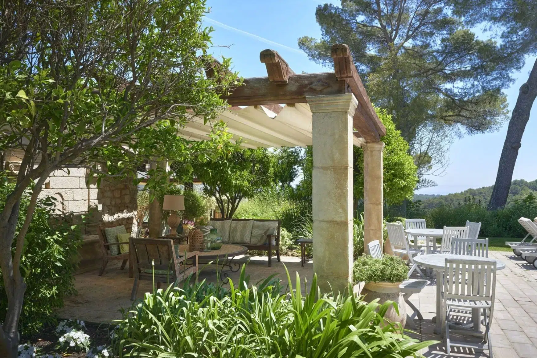 Create the Perfect Space for Entertaining and Relaxing with French ...