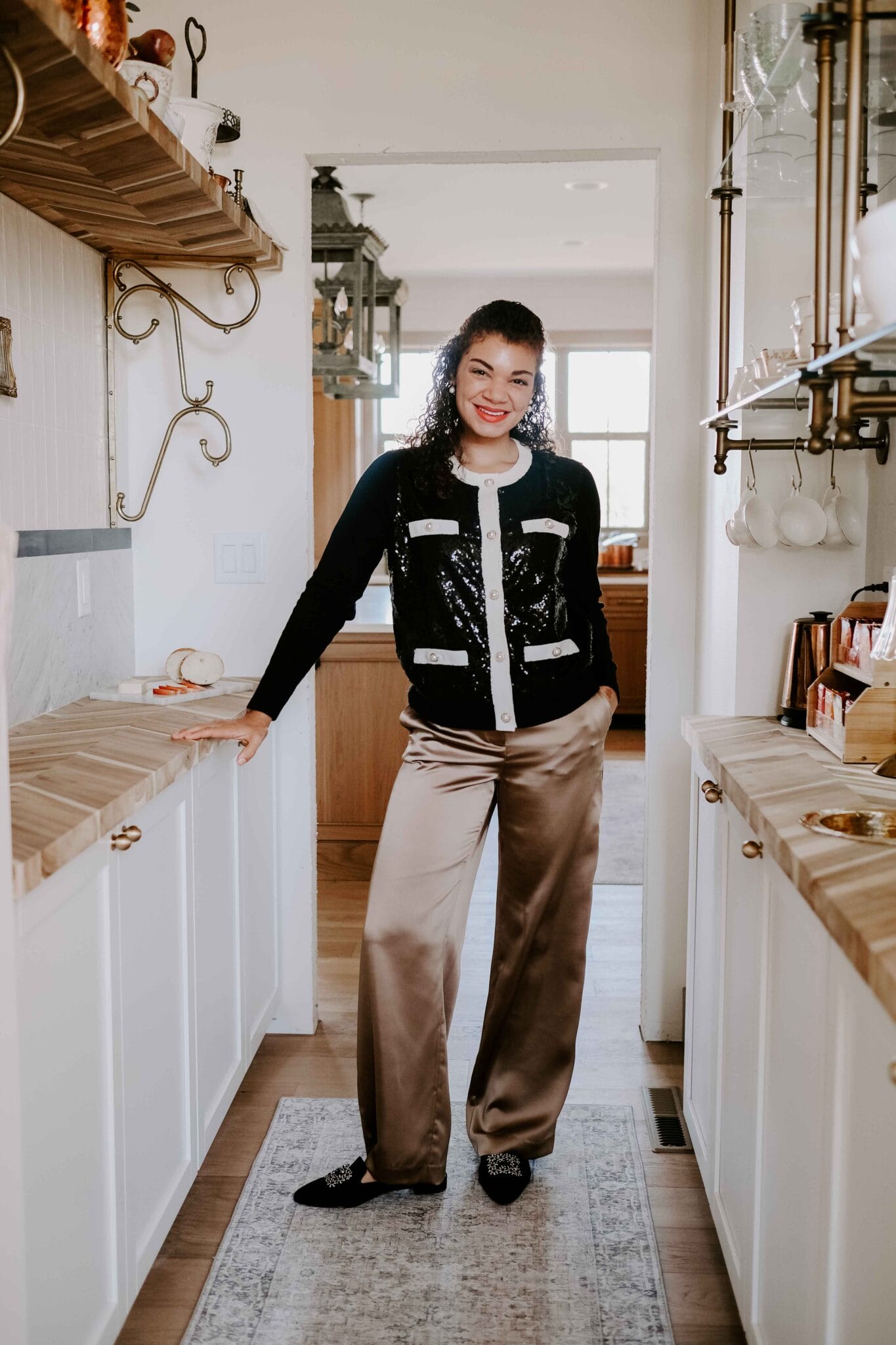 Glamorous (Yet Comfortable) Hostess Outfit Ideas For Your Next Holiday ...