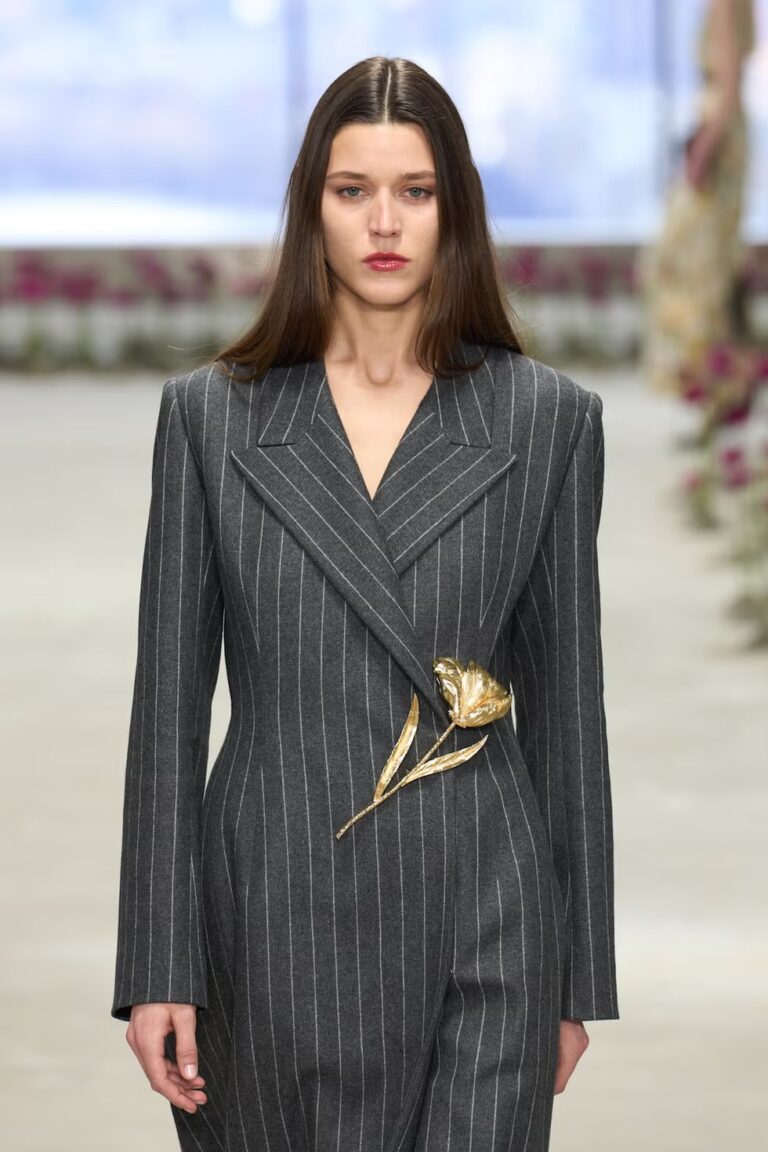 How to Wear a Brooch: 7 Elegant Styling Tips - MY CHIC OBSESSION