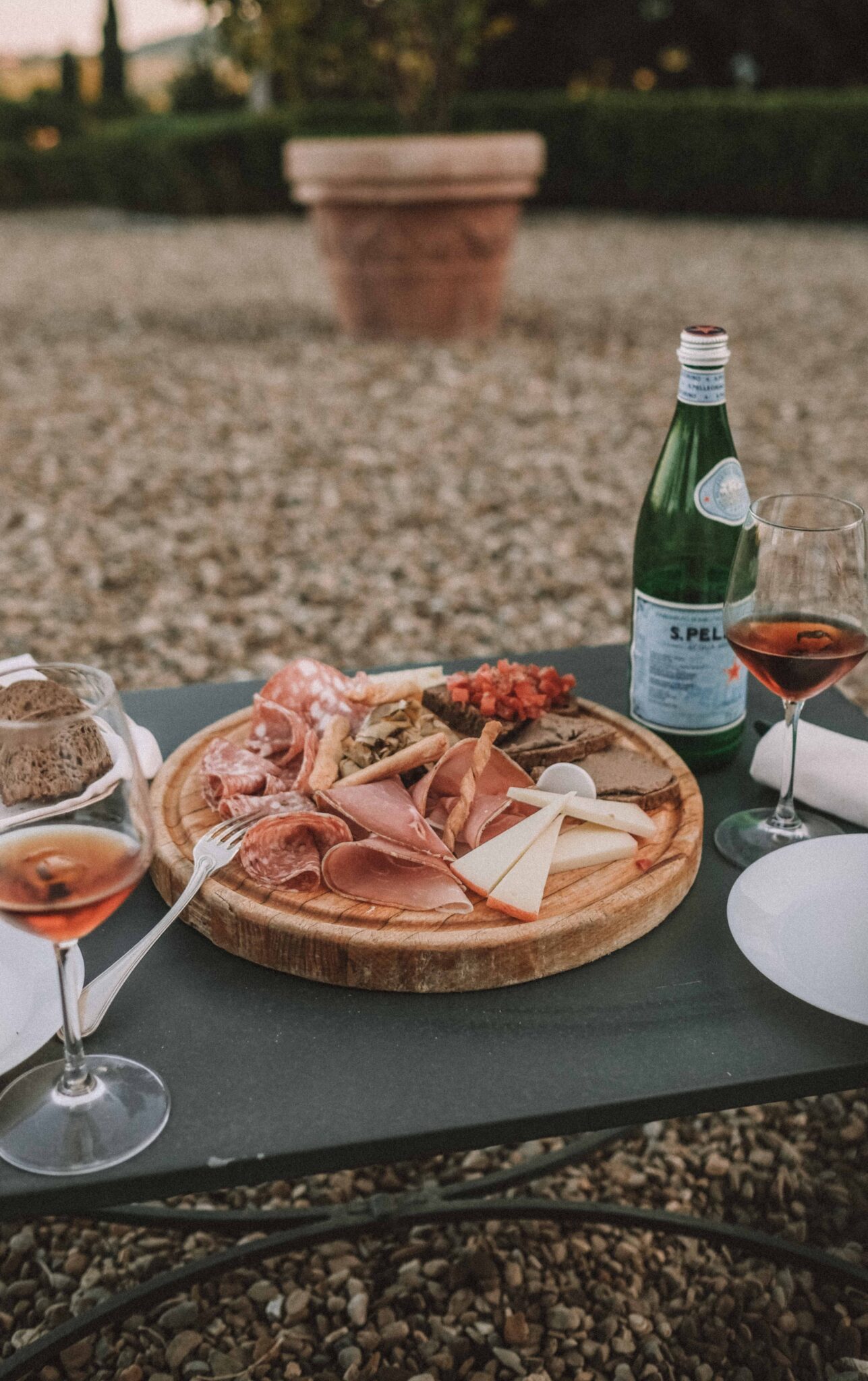 How to Wow Your Guests With an Italian Dinner Party This Summer - MY ...